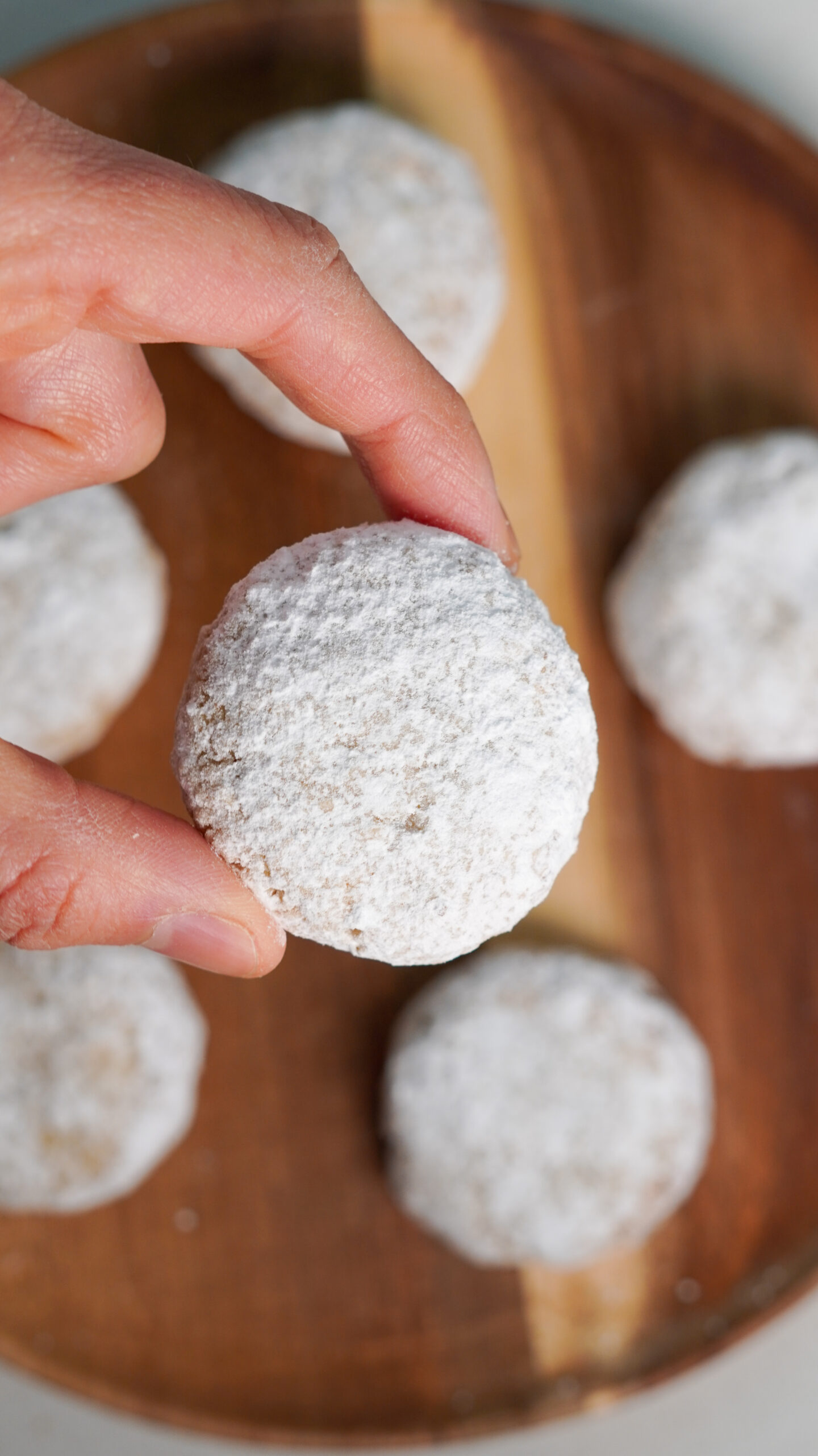 4-Ingredients Snowball Cookies - healthyfloflo