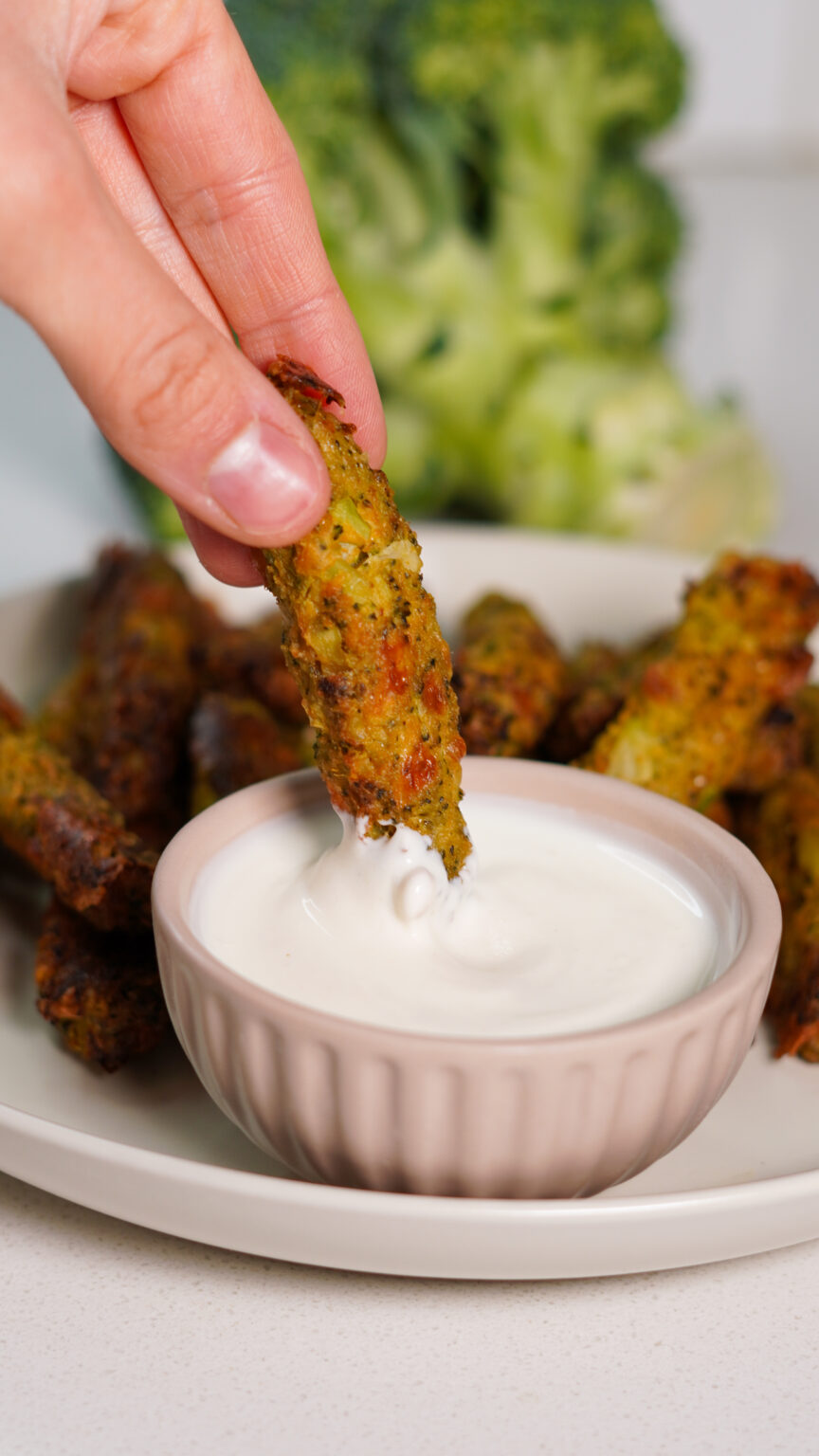 Cheesy Broccoli Sticks (Crispy, Baked & Kid-Friendly) - healthyfloflo