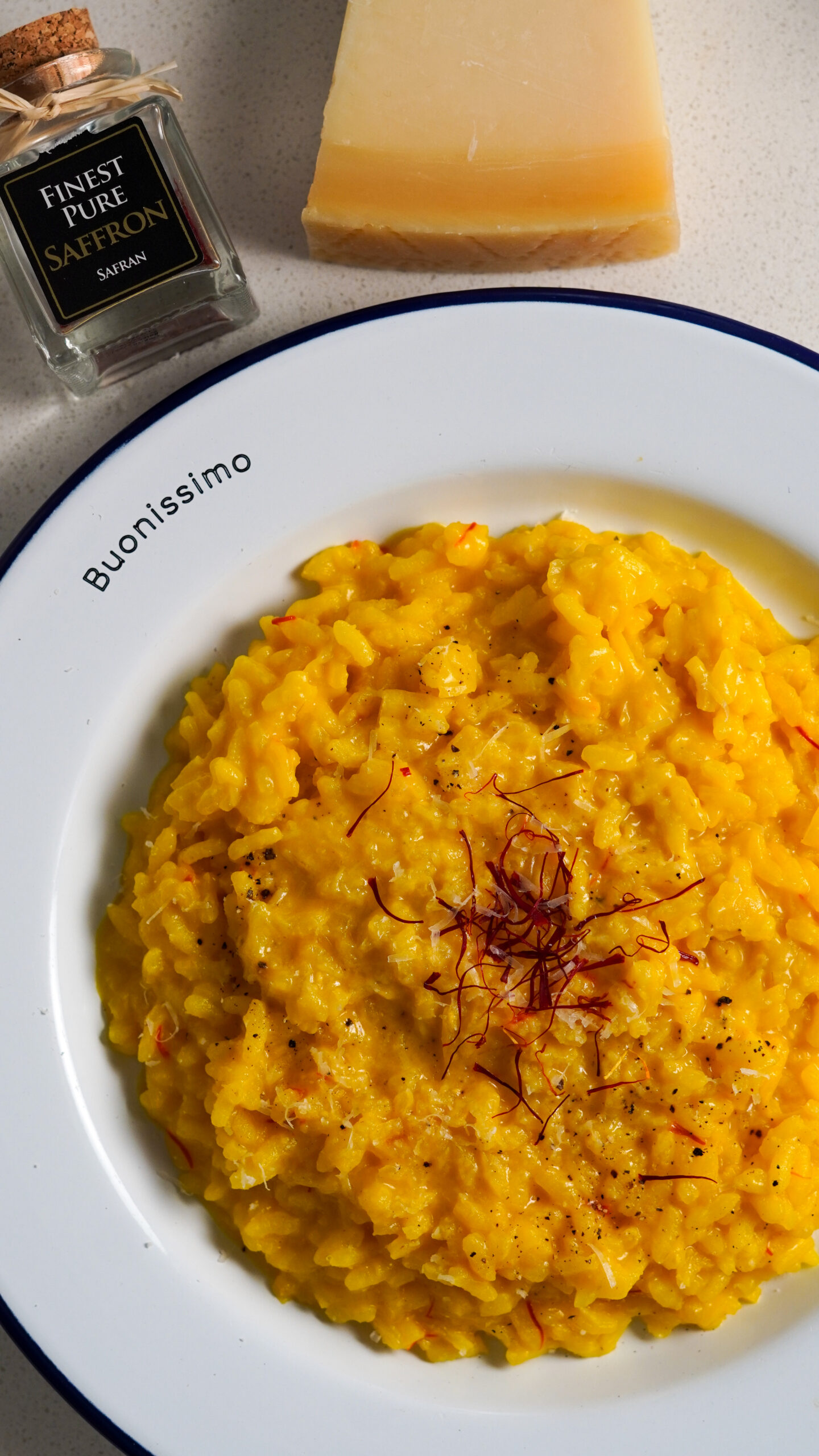 Risotto alla Milanese (Golden Saffron Risotto) - healthyfloflo