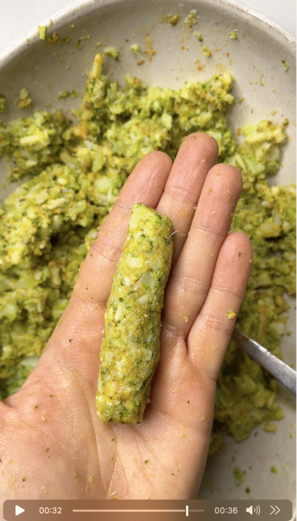 Cheesy Broccoli Sticks (Crispy, Baked & Kid-Friendly) - healthyfloflo